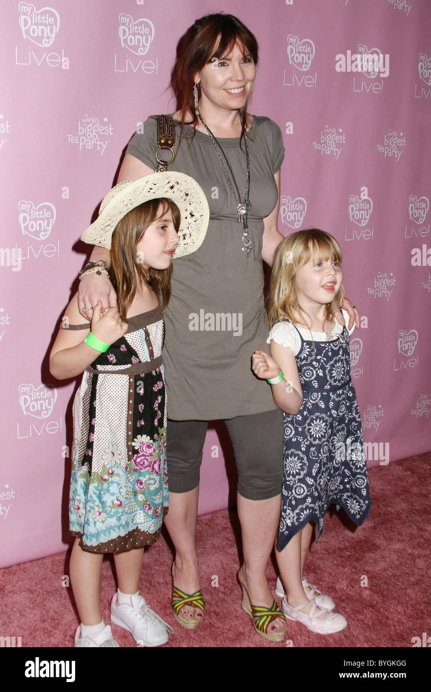 Annie Duke and her daughters, Nellie and Lucy Premiere of "My Little ...
