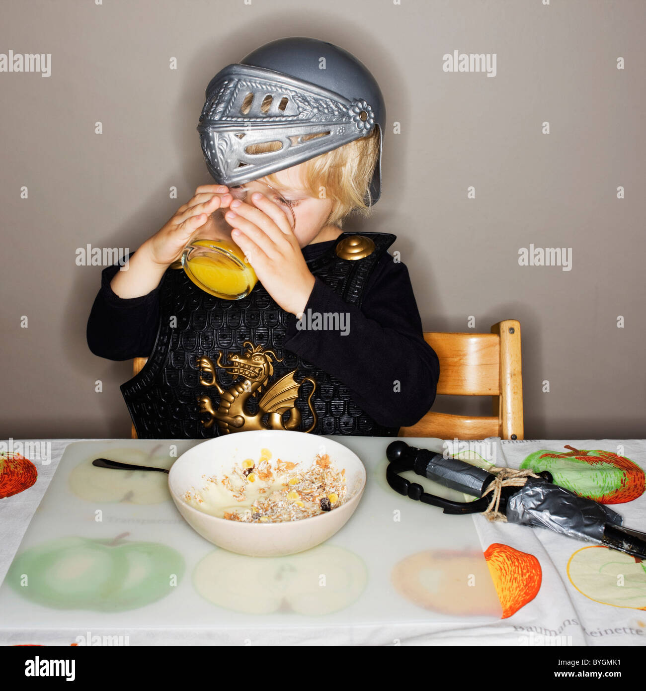Armour suit hi-res stock photography and images - Alamy