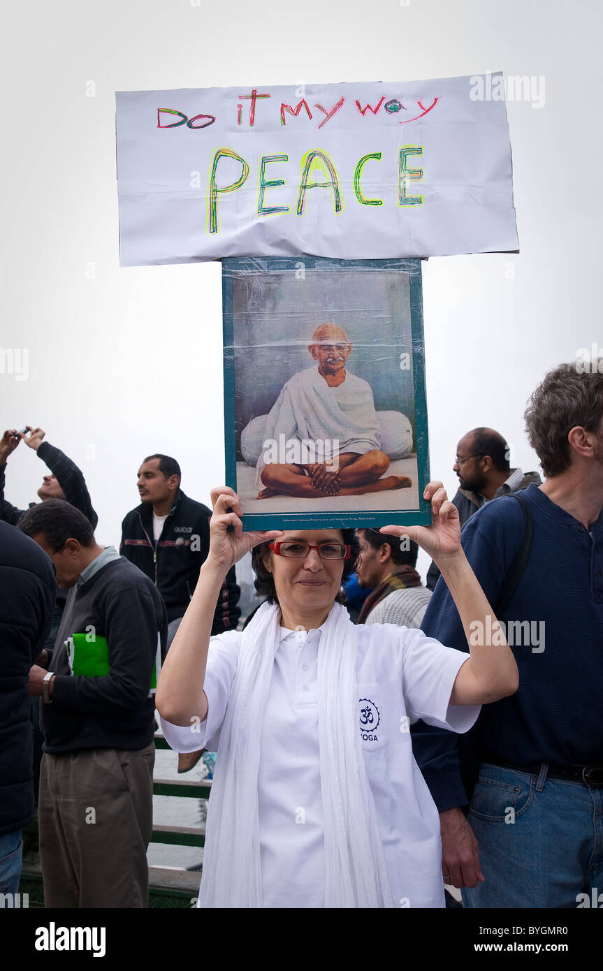 Peaceful 2 million people demonstration against the Hosni Mubarak ...