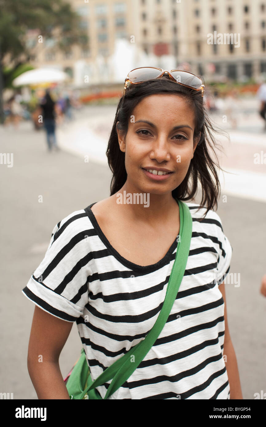 Square barcelona woman hi-res stock photography and images - Alamy