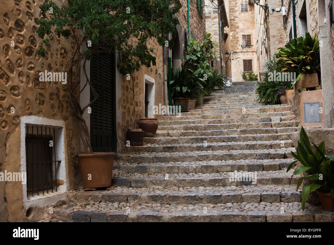 Old stone cobble steps hi-res stock photography and images - Alamy