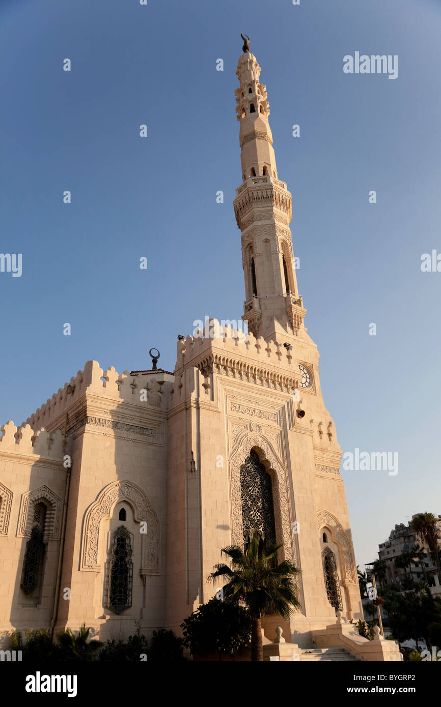 Qaed Ibrahim Mosque Exterior in Alexandria, Egypt Stock Photo - Alamy
