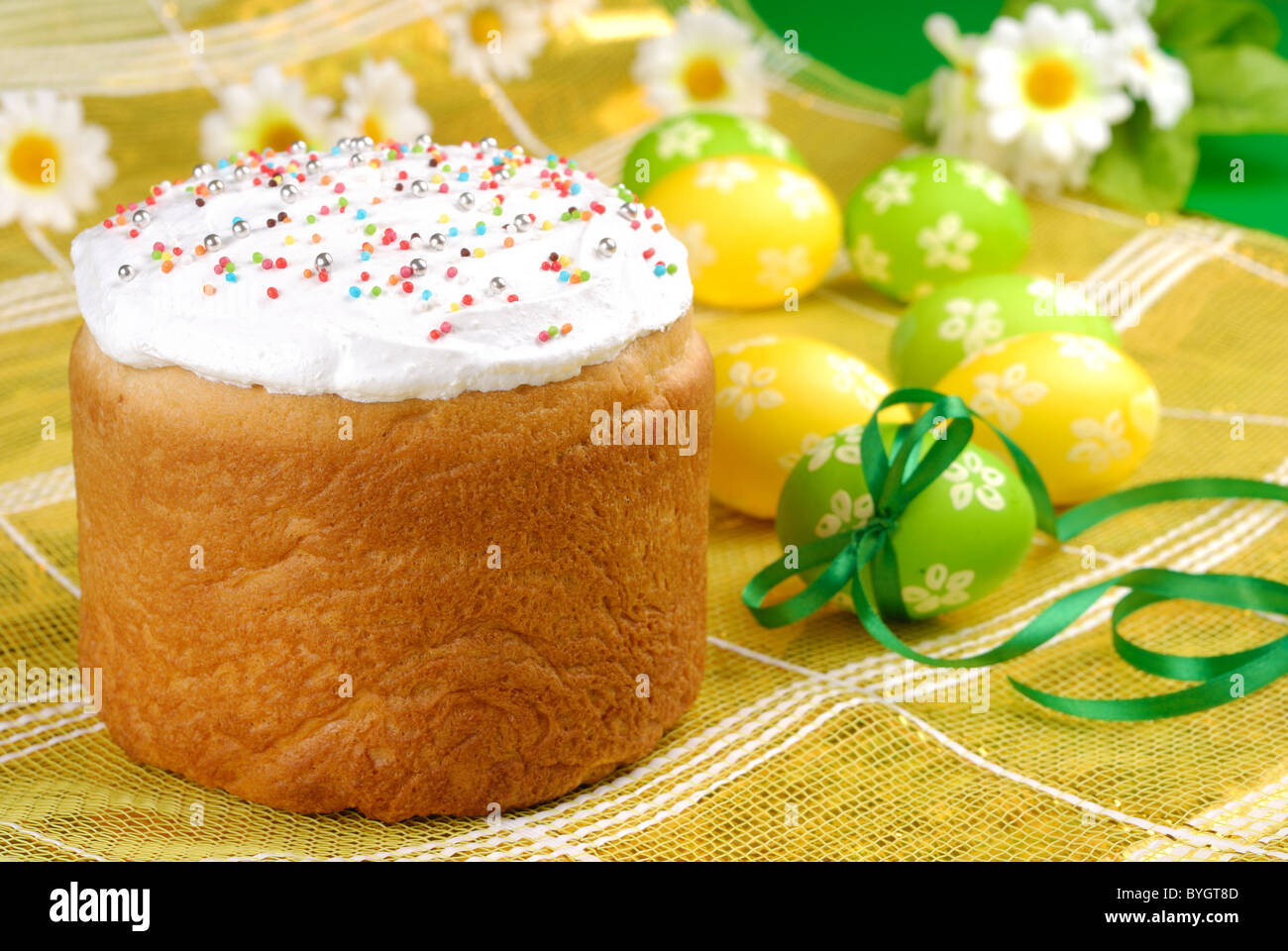 Easter eggs and cake on the bright background Stock Photo - Alamy