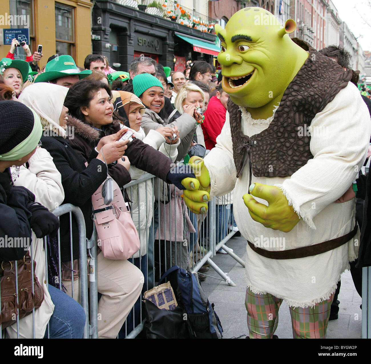 Shrek greeting fans on st hi-res stock photography and images - Alamy
