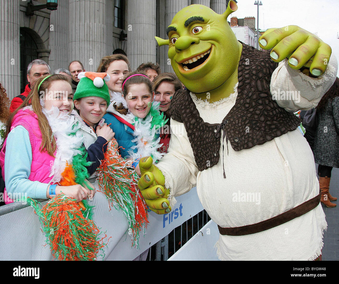 Shrek greeting fans on st hi-res stock photography and images - Alamy