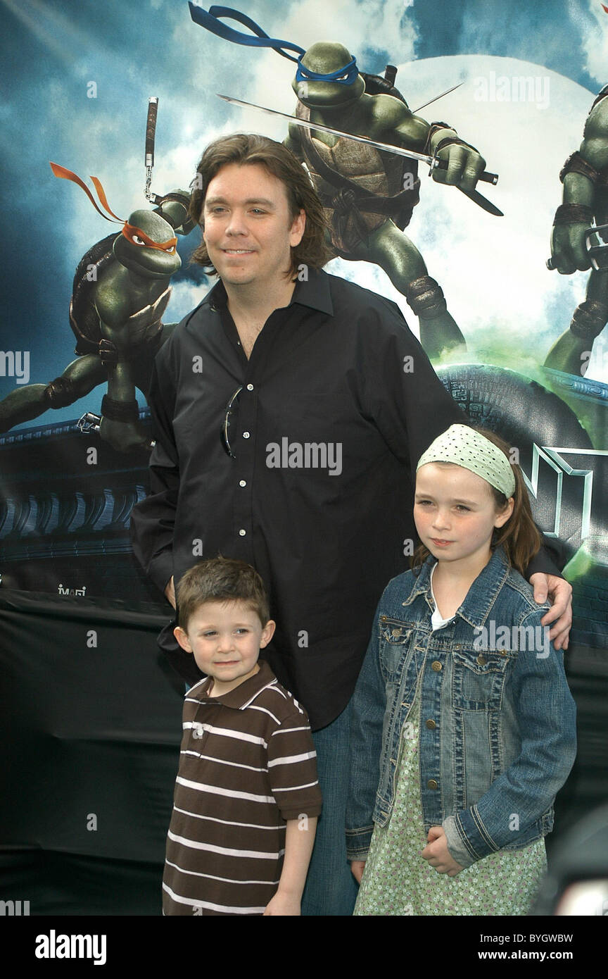 Writer Director Kevin Munroe and his kids Premiere of TMNT - Teenage ...