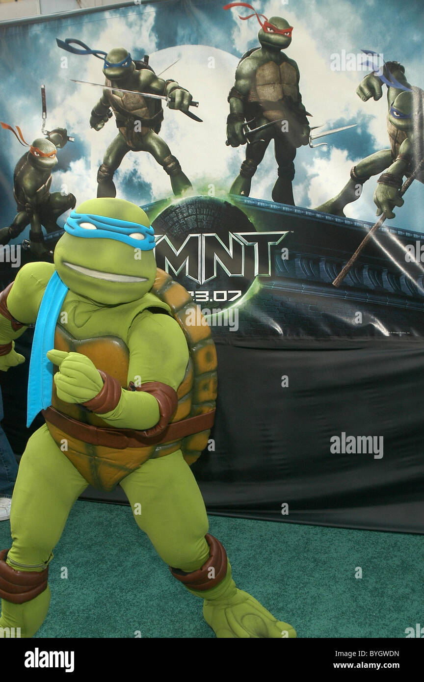 Premiere of TMNT - Teenage Mutant Ninja Turtles at the Grauman's ...