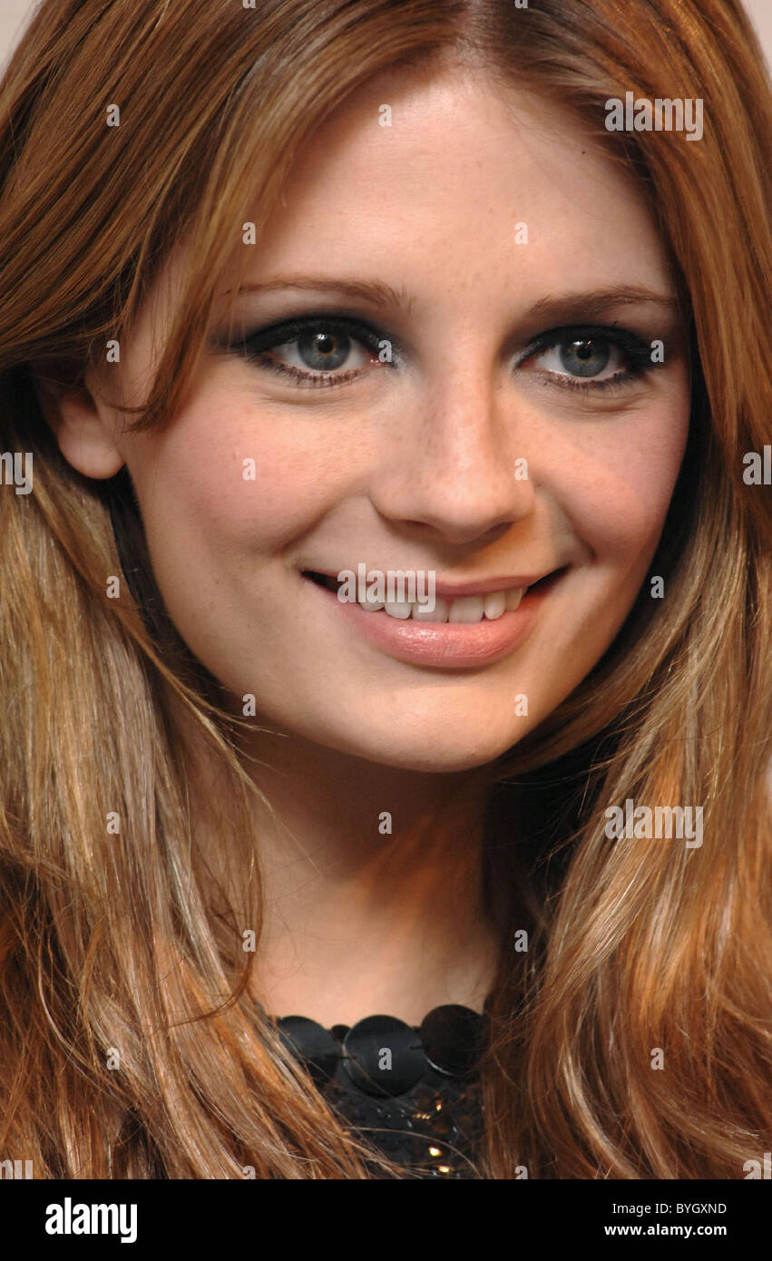 Mischa Barton signs autographs and shares style tips in her guise as ...