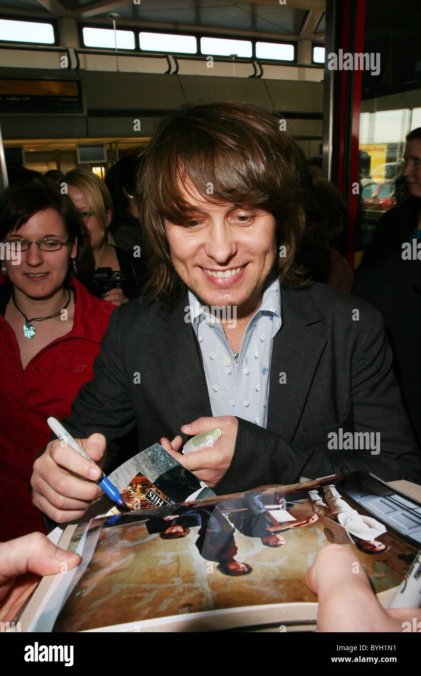 Mark Owen of Take That arriving at Tegel Airport for the Echo Awards ...