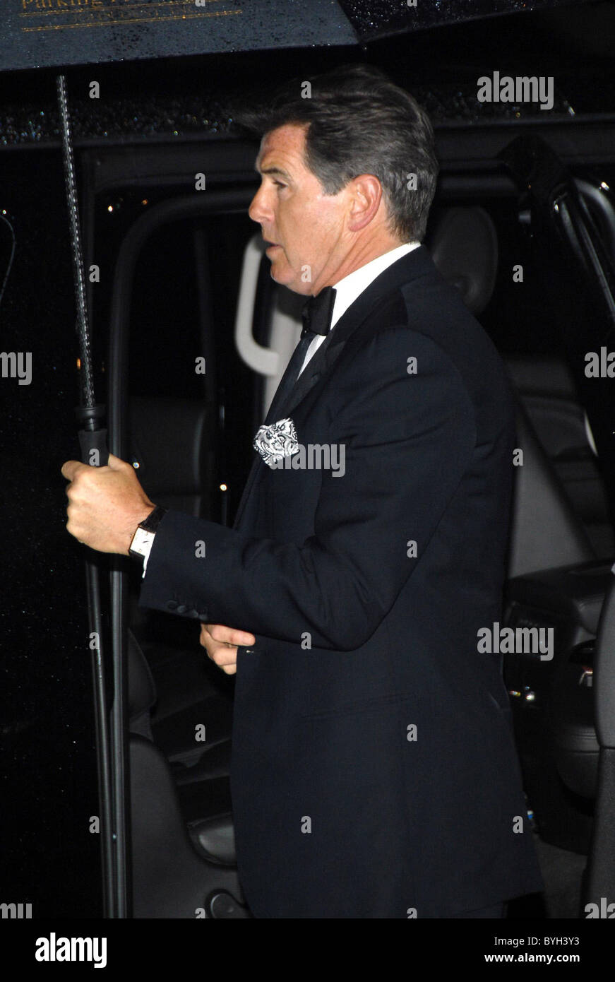 Pierce brosnan sir elton johns hi-res stock photography and images - Alamy