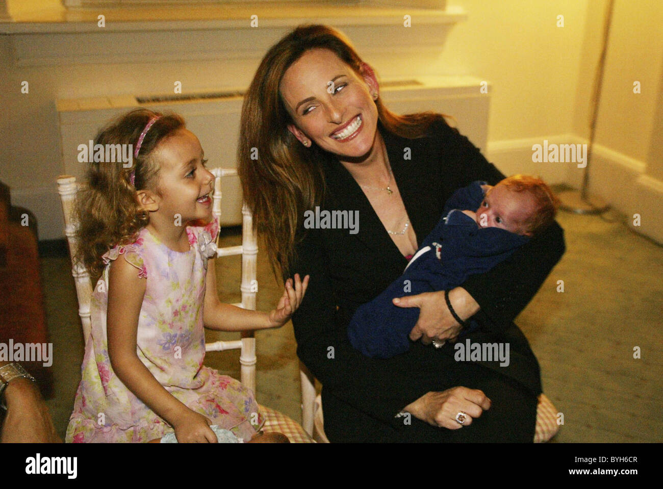 Marlee Matlin, who is pictured with Betty Singer's children, was a ...