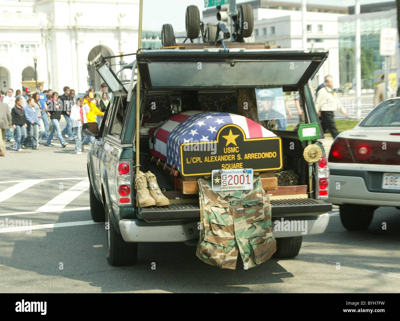 Gold Star father protesting the war. His son served and died Columbus ...