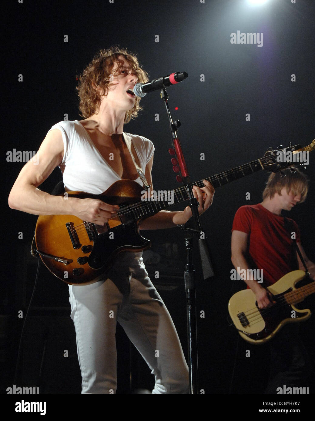 Razorlight - Johnny Borrell Voice of Slavery concert held at the Forum ...