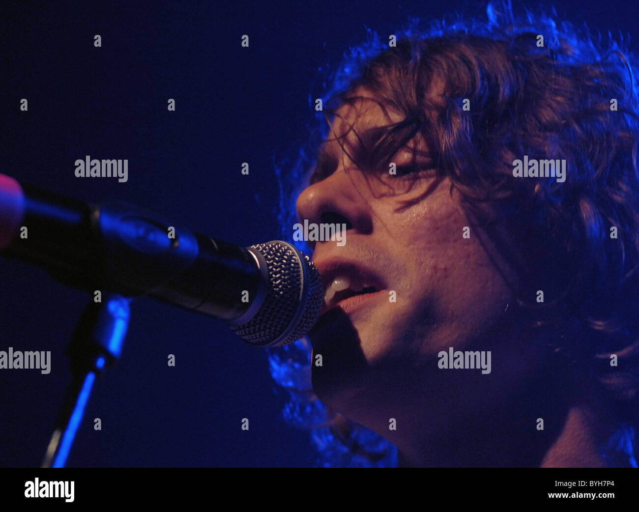 Razorlight - Johnny Borrell Voice of Slavery concert held at the Forum ...