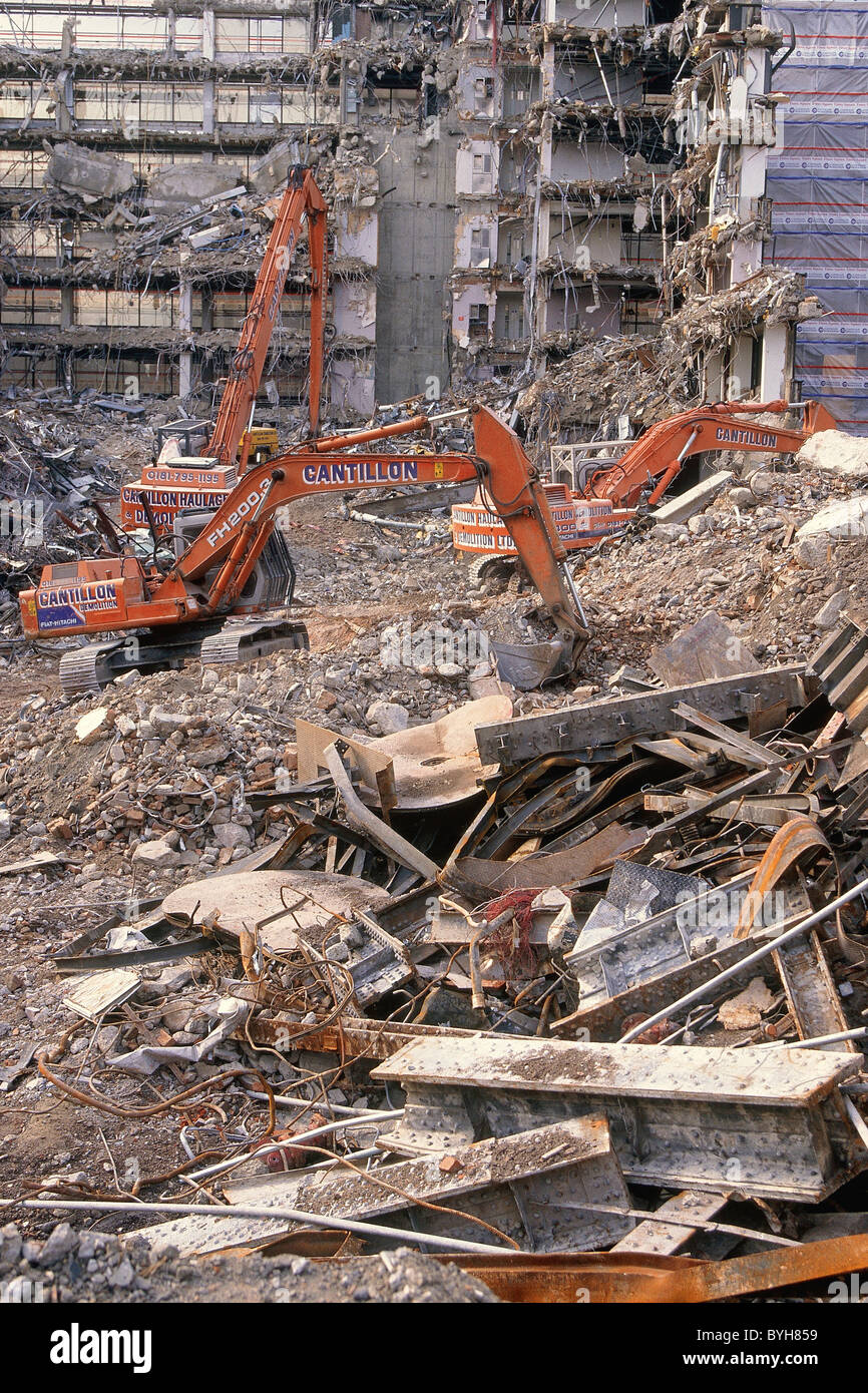 Reinforced concrete columns demolition hi-res stock photography and ...