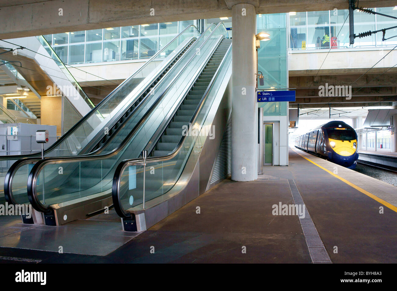 Ebbsfleet international station at ebbsfleet hi-res stock photography ...