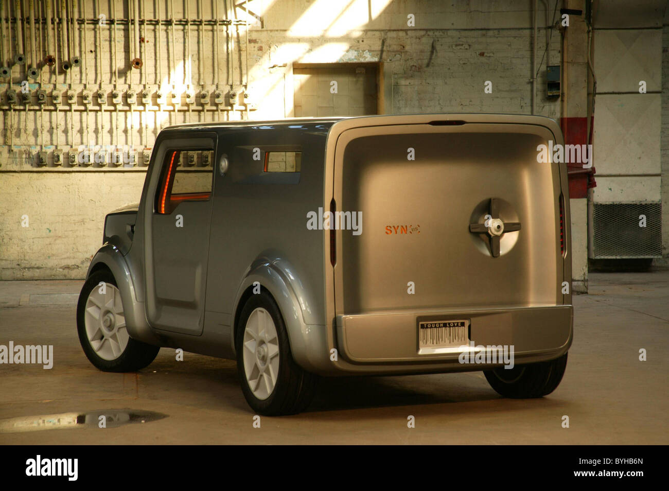 Ford Synus - Mobile Home Concept Step aside Humvees - this is surely ...