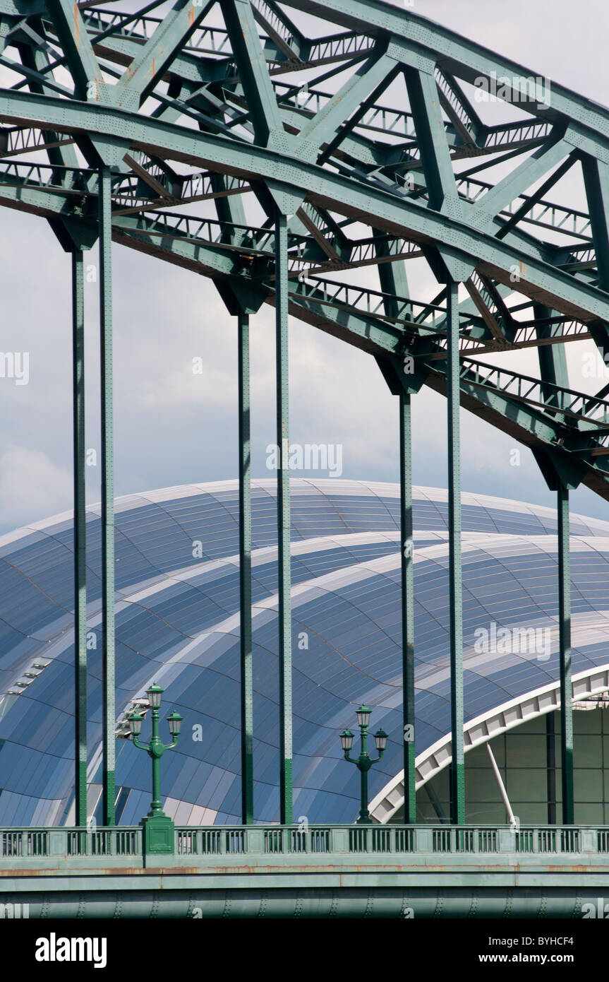 Newcastle's landmark Tyne Bridge with the Sage building. England Stock ...