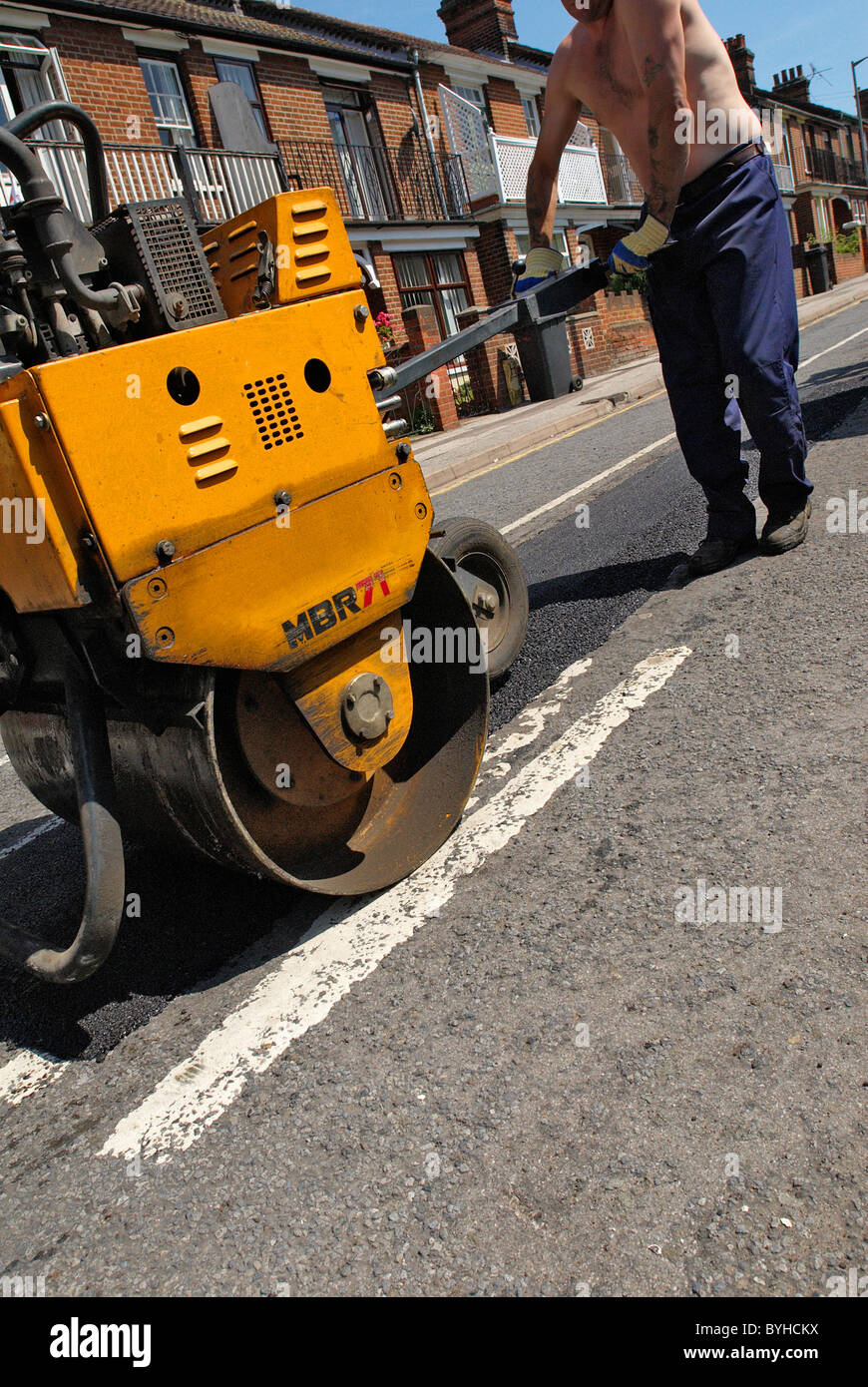 Asphalt street repaving hi-res stock photography and images - Alamy