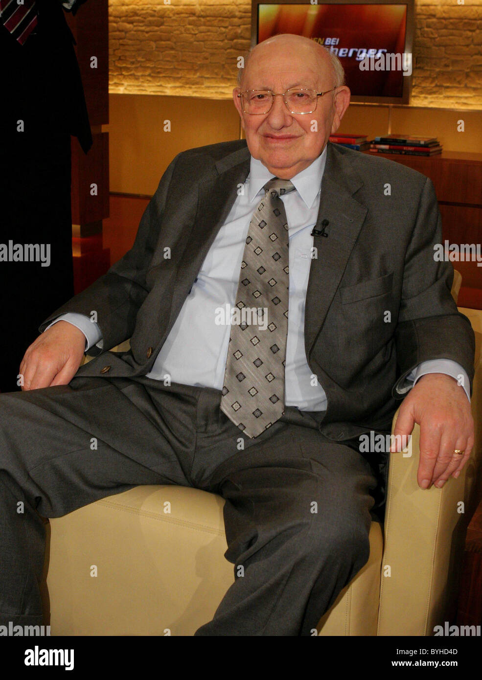 Marcel Reich-Ranicki on German talkshow "Menschen bei Maischberger ...