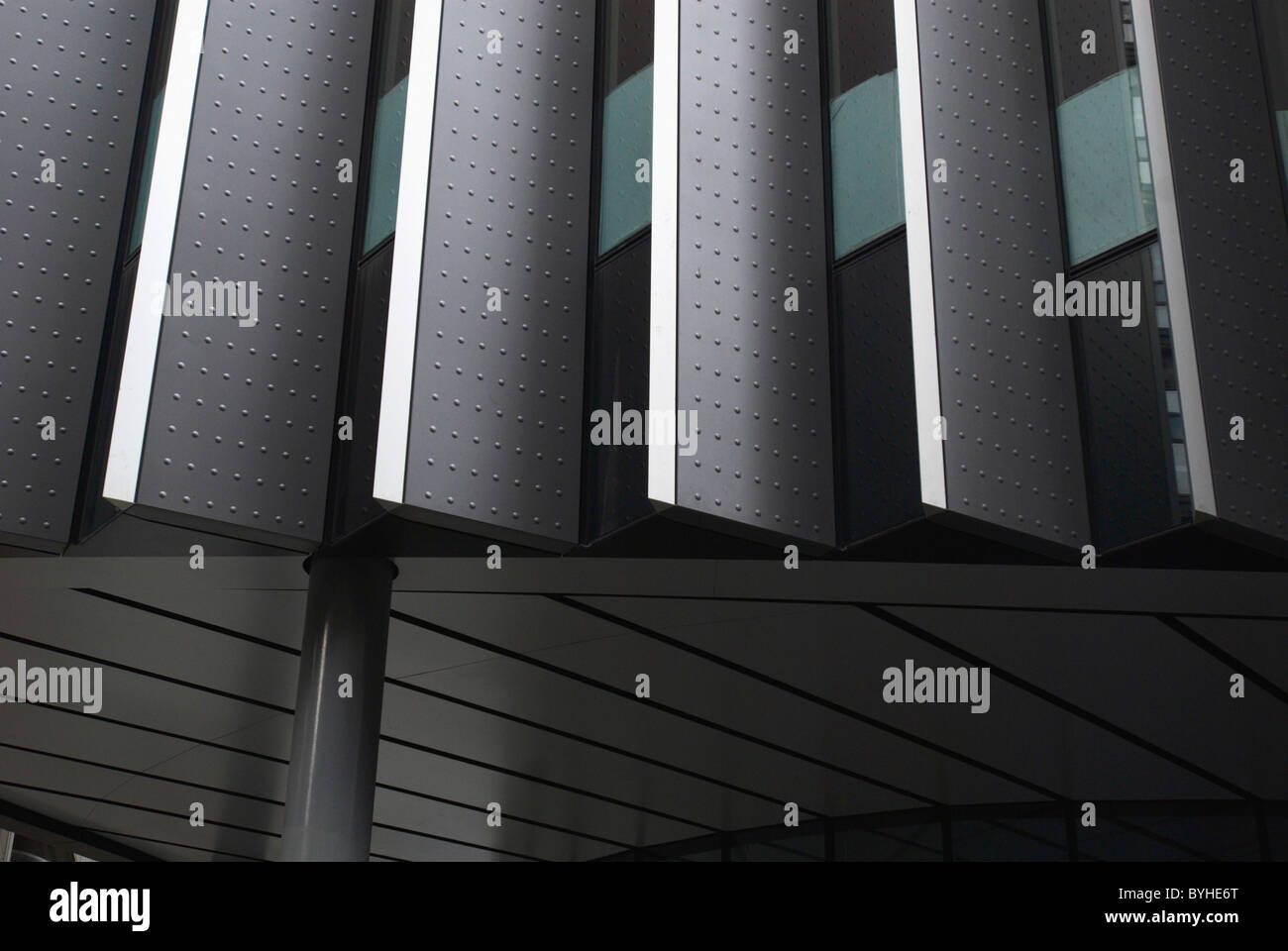 Overlapping curved planes resembling a fish tail of the Willis Building ...