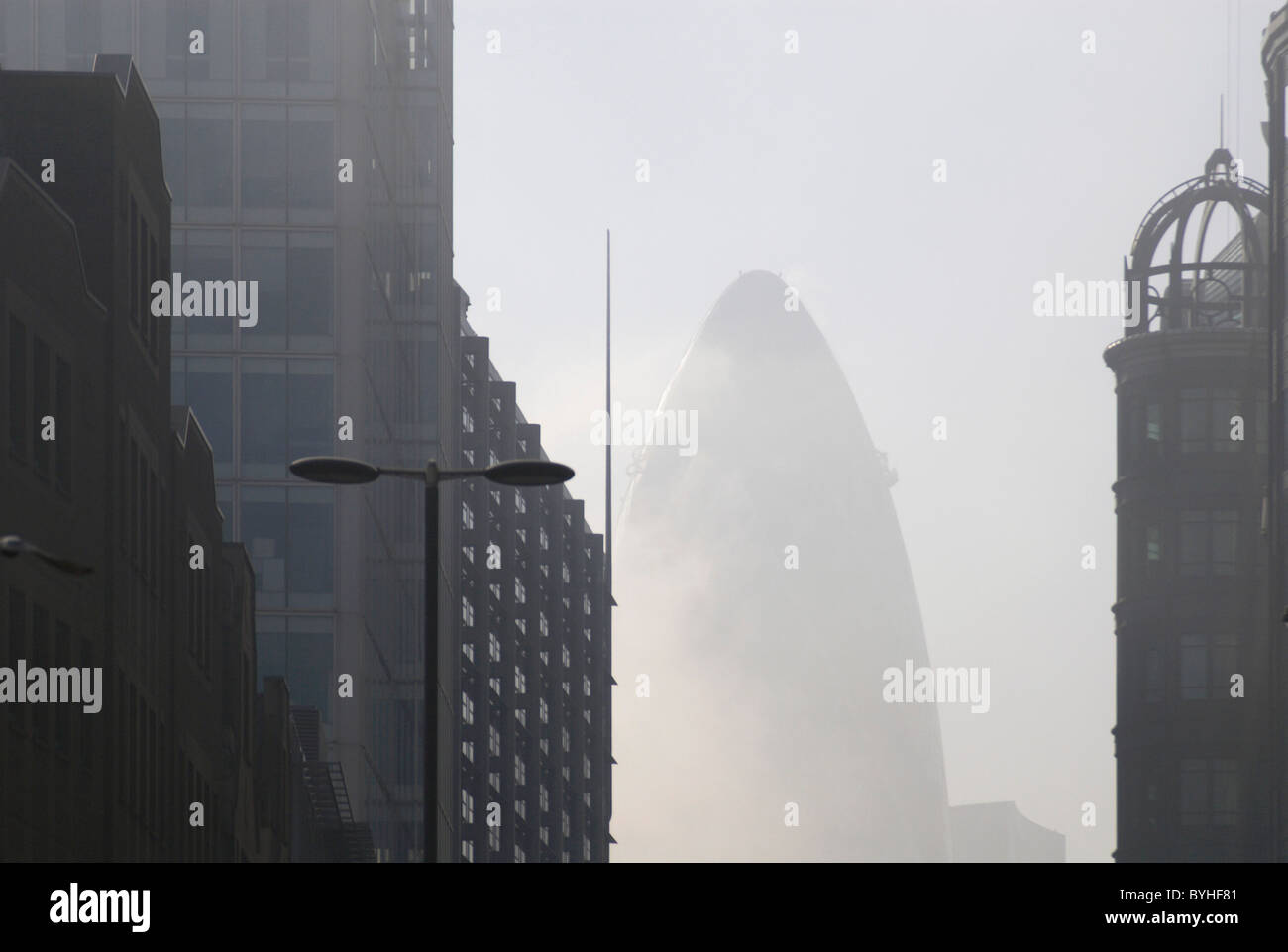 Finance district london and fog hi-res stock photography and images - Alamy