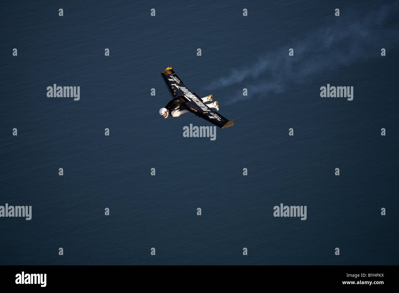 JET MAN: SOARING NEW HEIGHTS! A Swiss pilot has turned himself into a ...