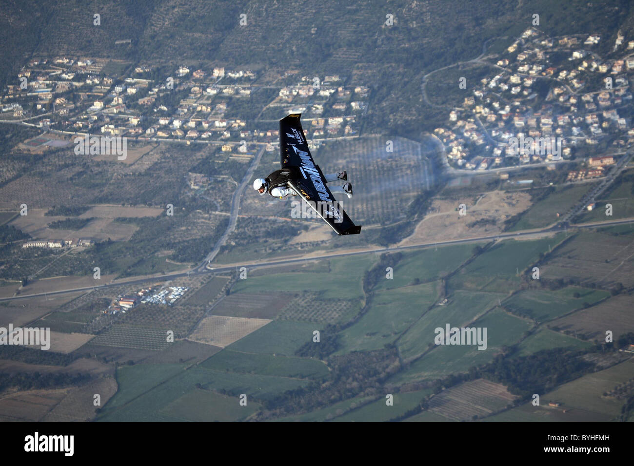 JET MAN: SOARING NEW HEIGHTS! A Swiss pilot has turned himself into a ...