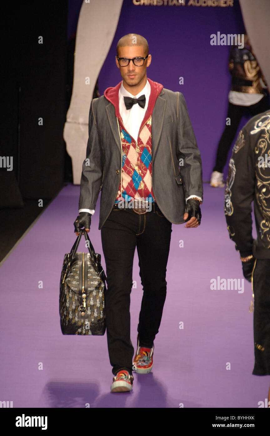 Mercedes-Benz Fall 2007 LA Fashion Week at Smashbox Studios - Christian ...