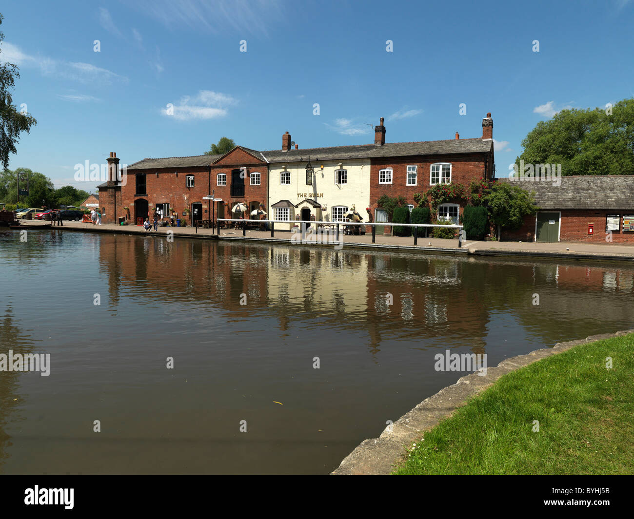 Fradley junction hi-res stock photography and images - Alamy