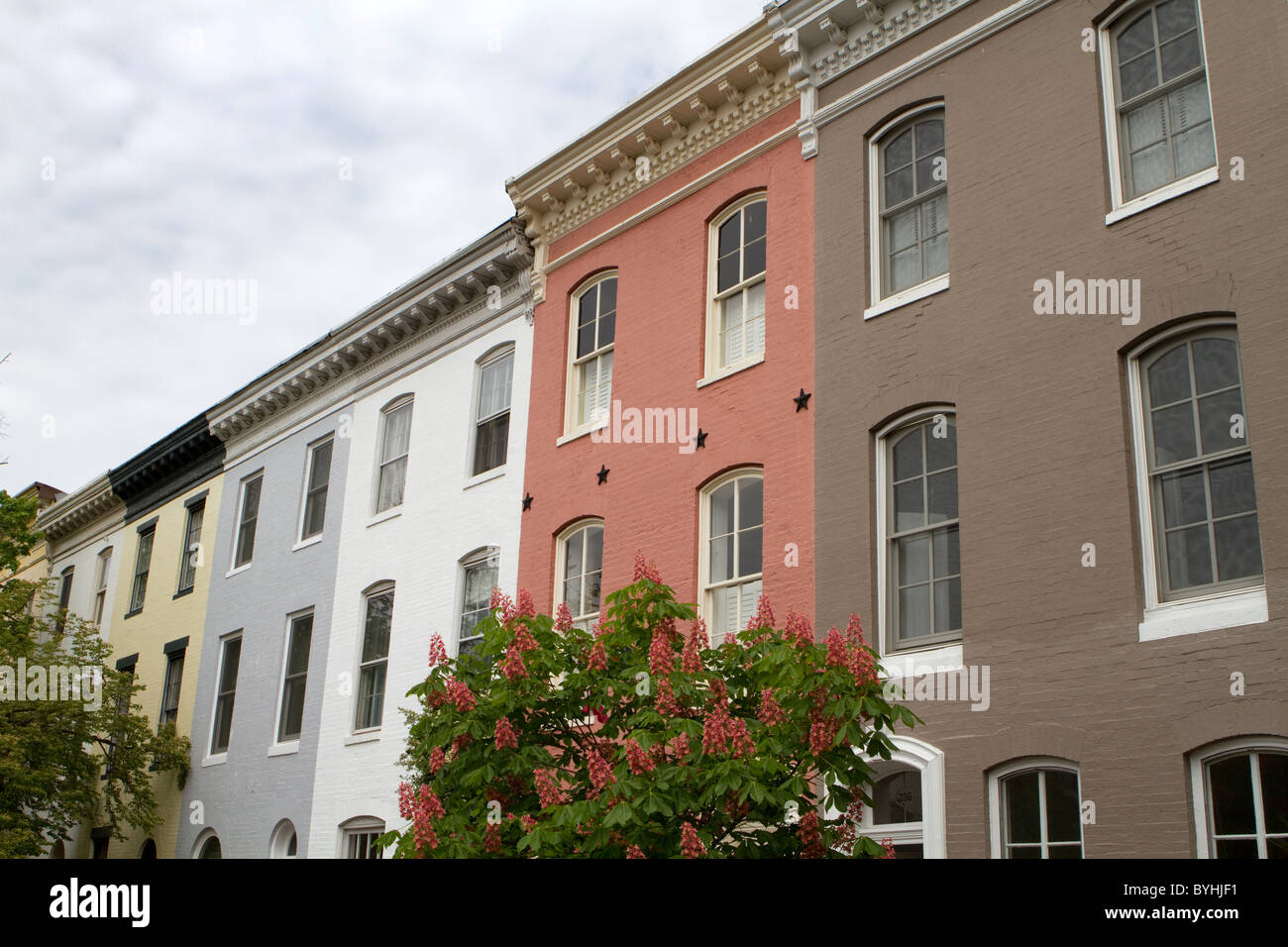 Colorful town homes and row houses hi-res stock photography and images ...