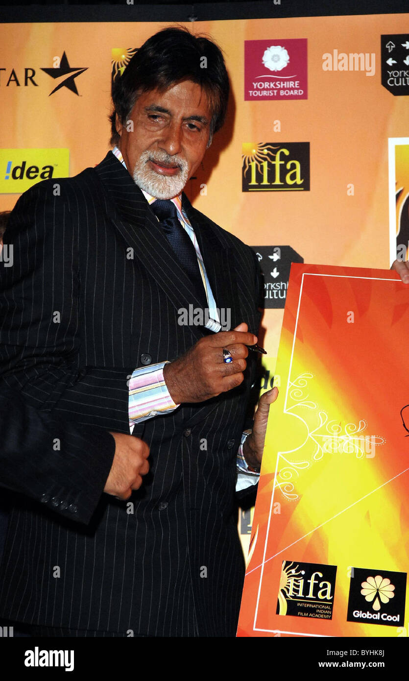 Amitabh Bachchan The (IIFA) International Indian Film Academy Awards ...