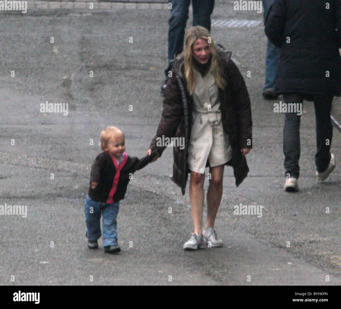 Michelle Williams with her daughter Matilda Rose Ledger on the set of ...