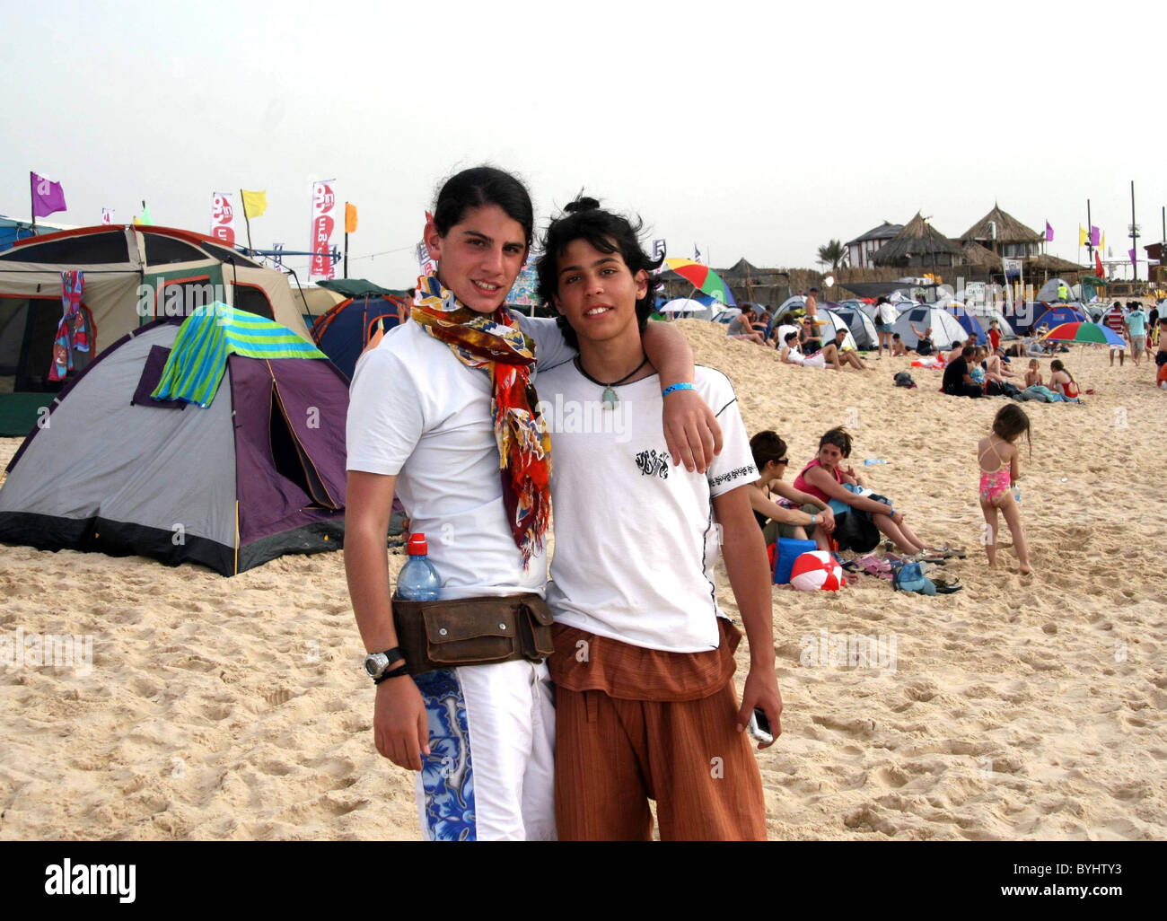 Thousands of young people flocked to Nitzanim beach (south of Ashkelon ...