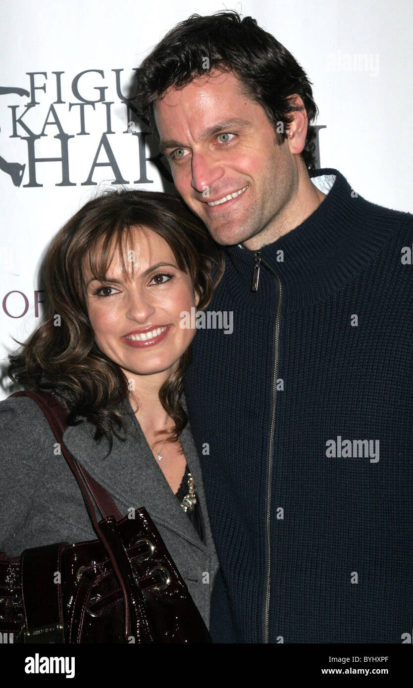 Mariska Hargitay and Peter Hermann Skating with the Stars at the ...