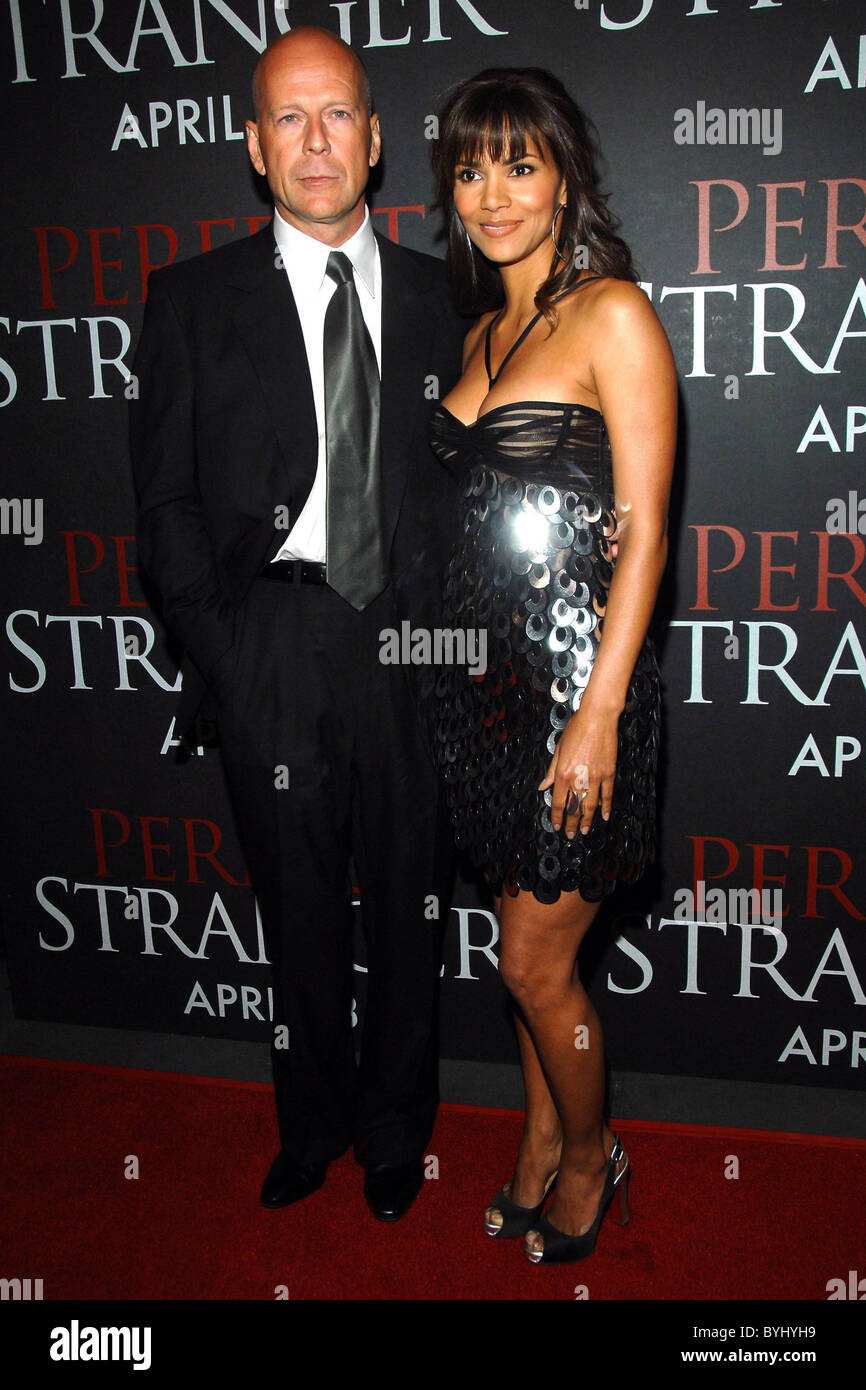 Bruce Willis, Halle Berry New York film premiere of 'Perfect Stranger ...