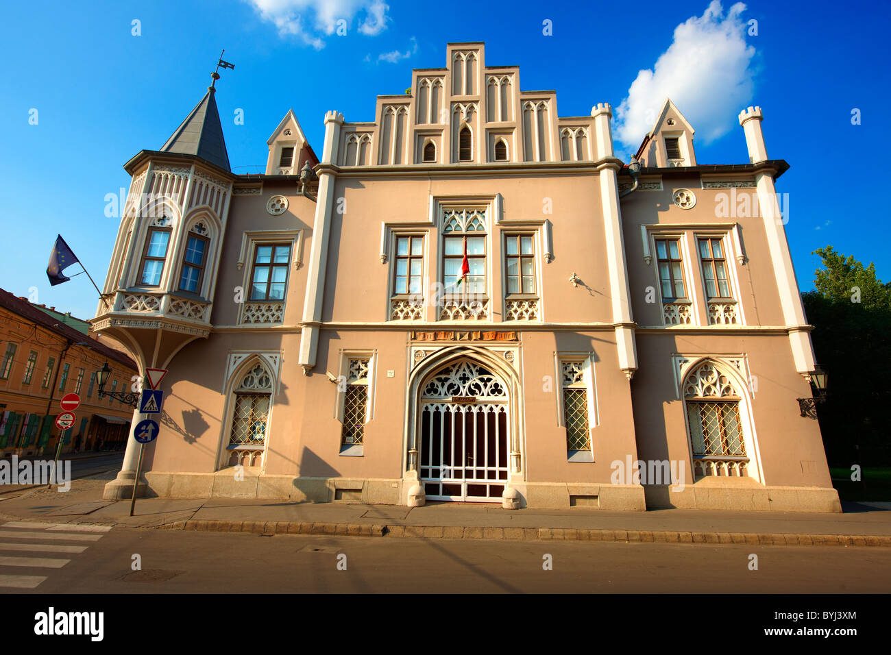 Neo gothic house hi-res stock photography and images - Alamy