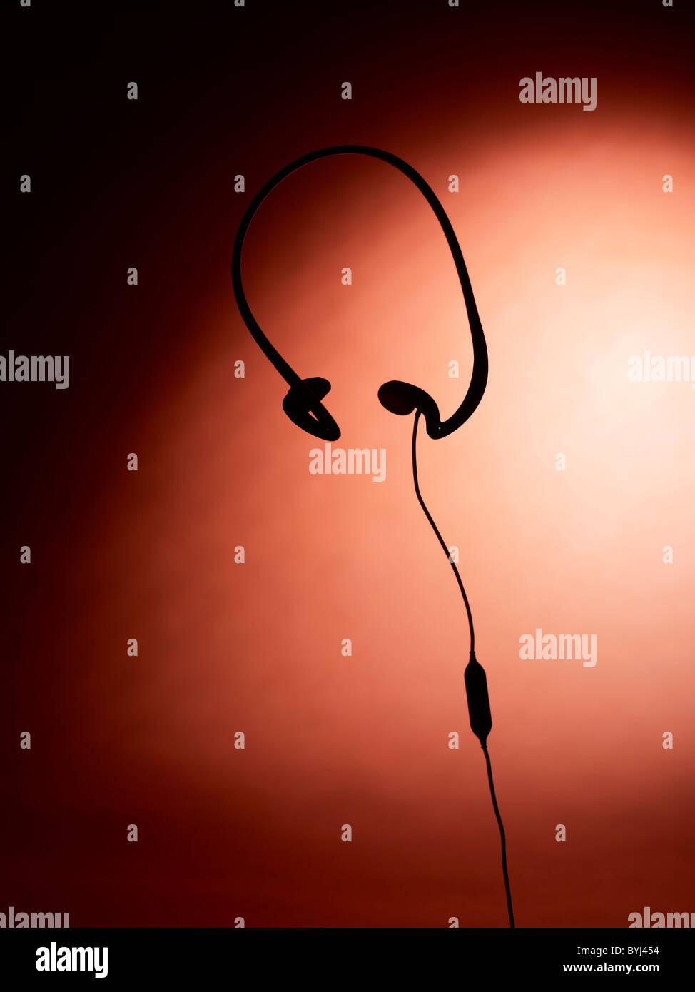 Wire headphones hi-res stock photography and images - Alamy