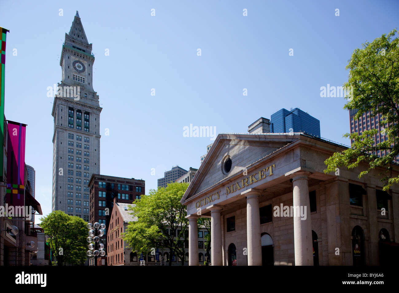 USA, Massachusetts, Boston, Quincy Market and city skyline on summer ...