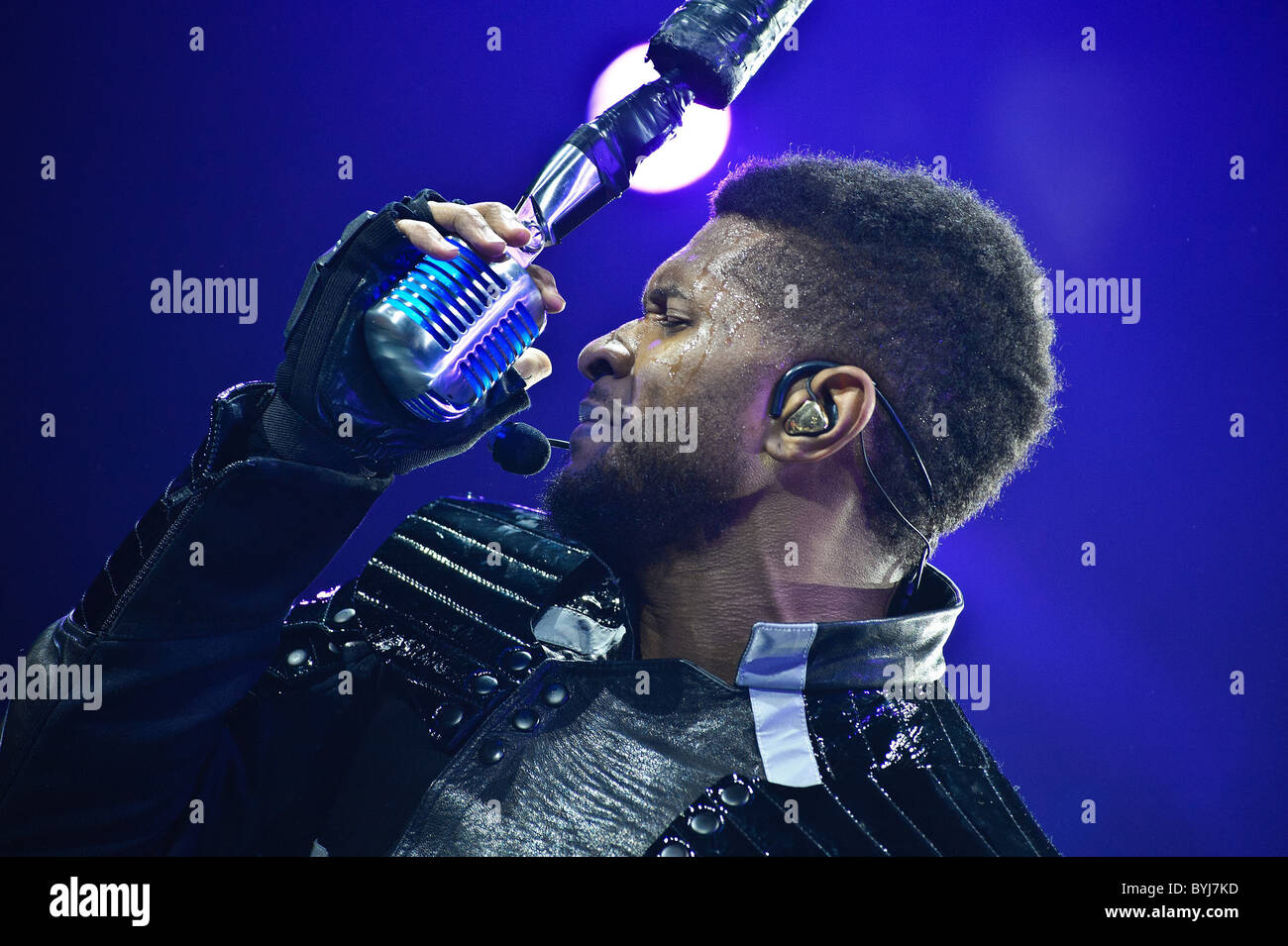 Usher plays the o2 Arena, London, 2nd February 2011. Picture by Julie ...
