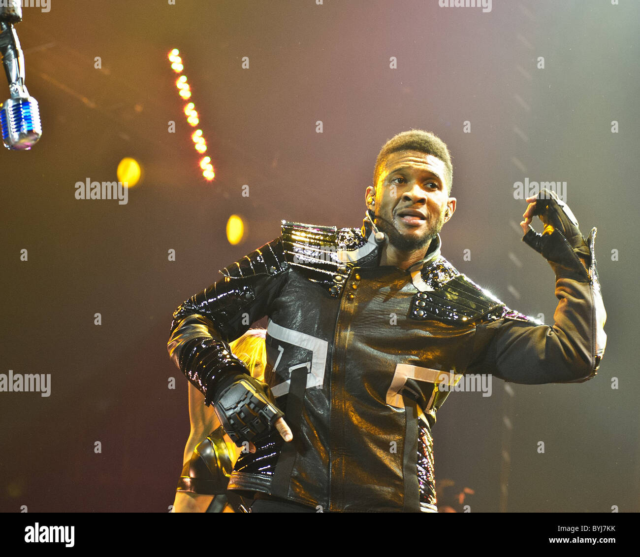 Usher singer hi-res stock photography and images - Alamy