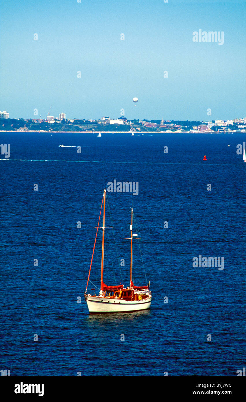 Bournemouth sea boat hi-res stock photography and images - Alamy