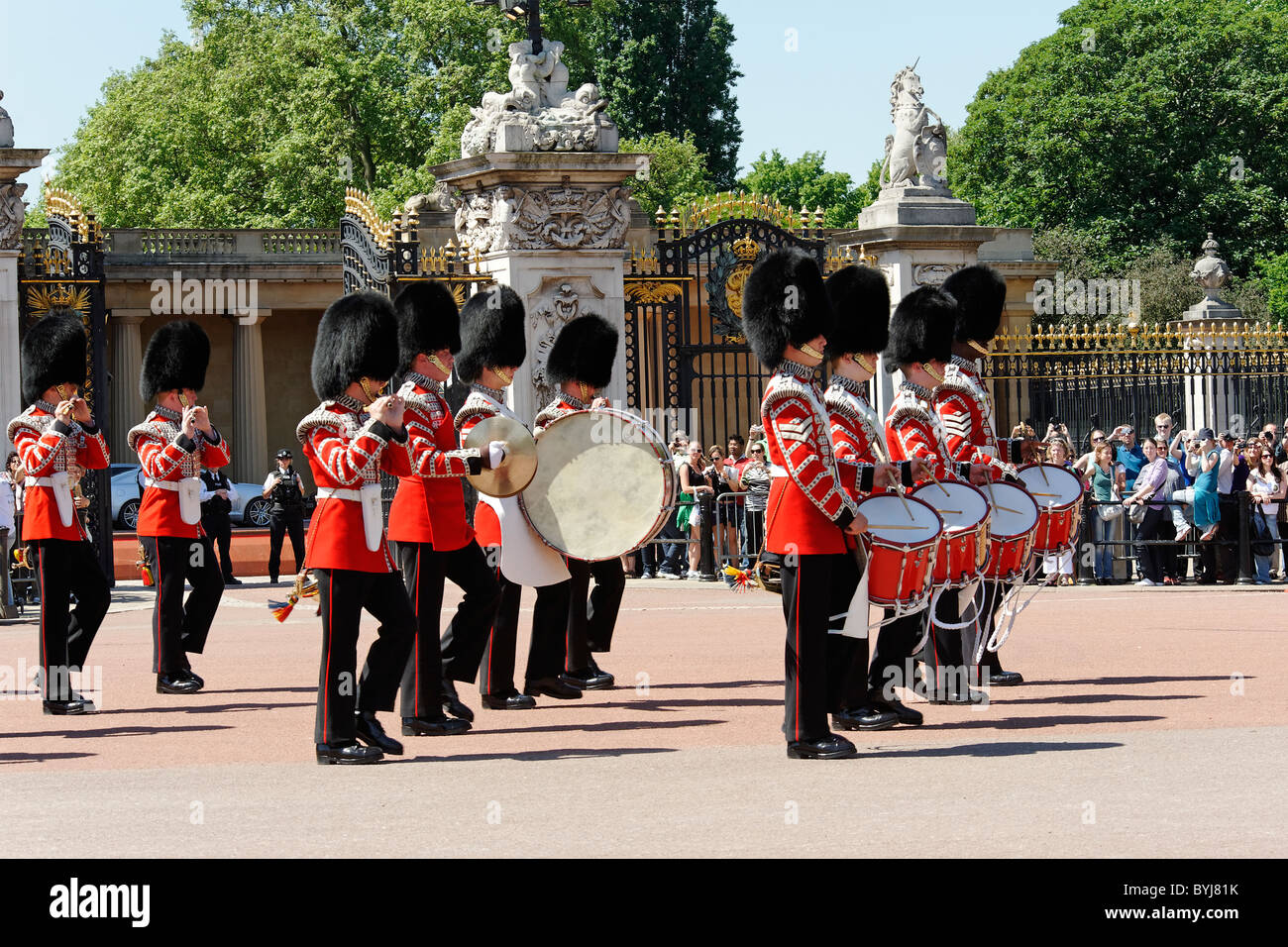 Changing Guard Buckingham Palace Stock Photos & Changing Guard Buckingham Palace Stock Images ...