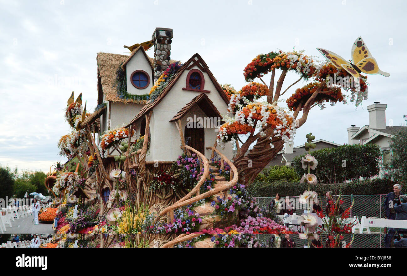 2011 rose parade float viewing hi-res stock photography and images - Alamy