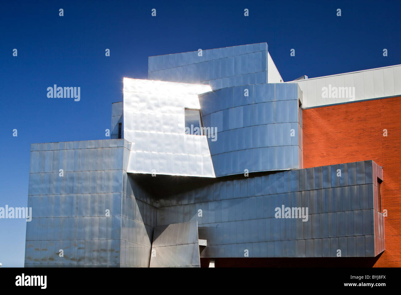 USA, Minnesota, Saint Paul, Weisman Art Museum building at University ...