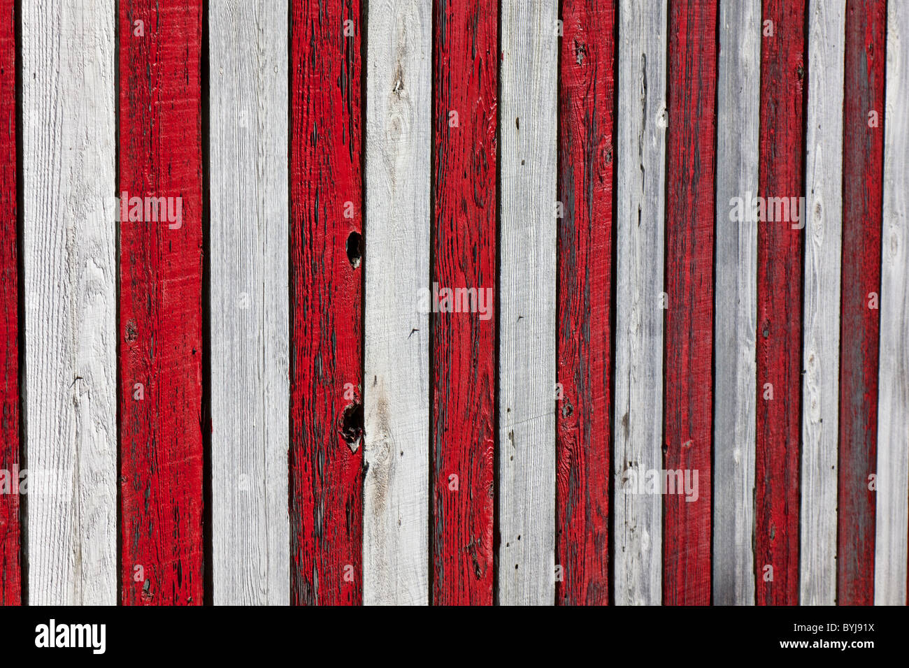 White horizontal fence hi-res stock photography and images - Alamy