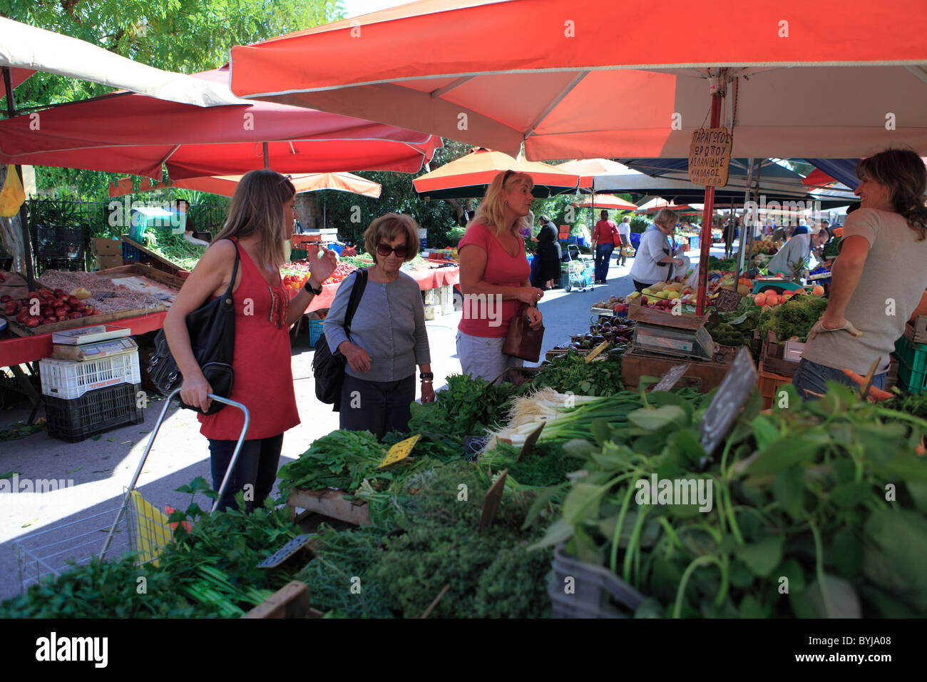 Greek market stall hi-res stock photography and images - Alamy