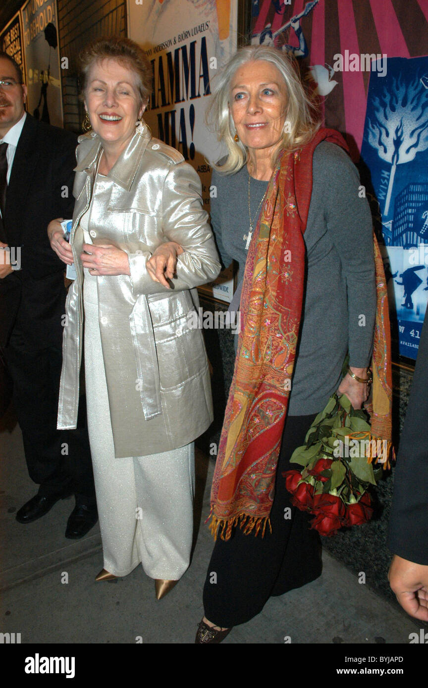 Lynn redgrave and vanessa redgrave hi-res stock photography and images ...