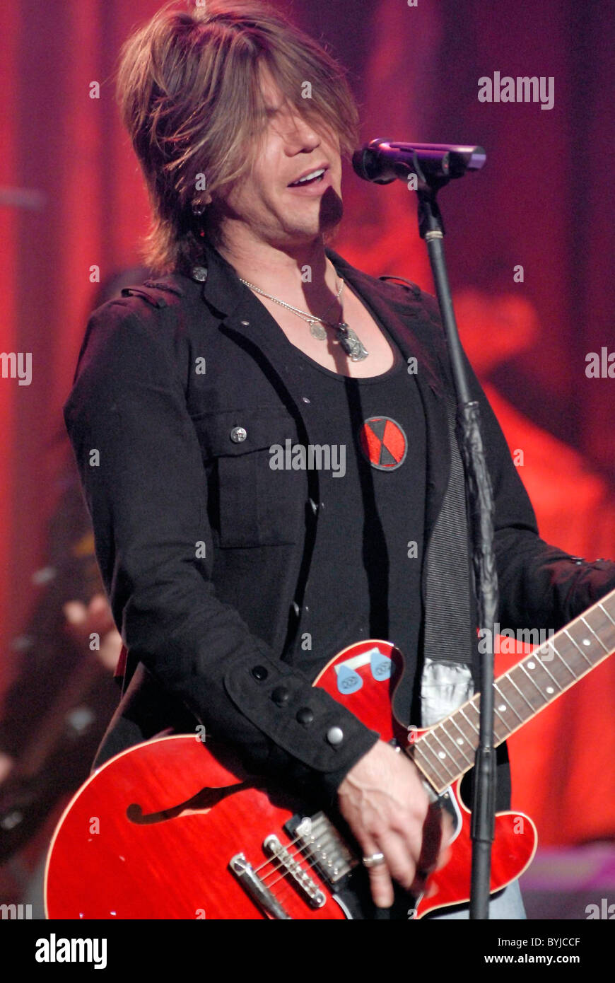 Johnny Rzeznik The Goo Goo Dolls performing live at the Wiltern LG ...