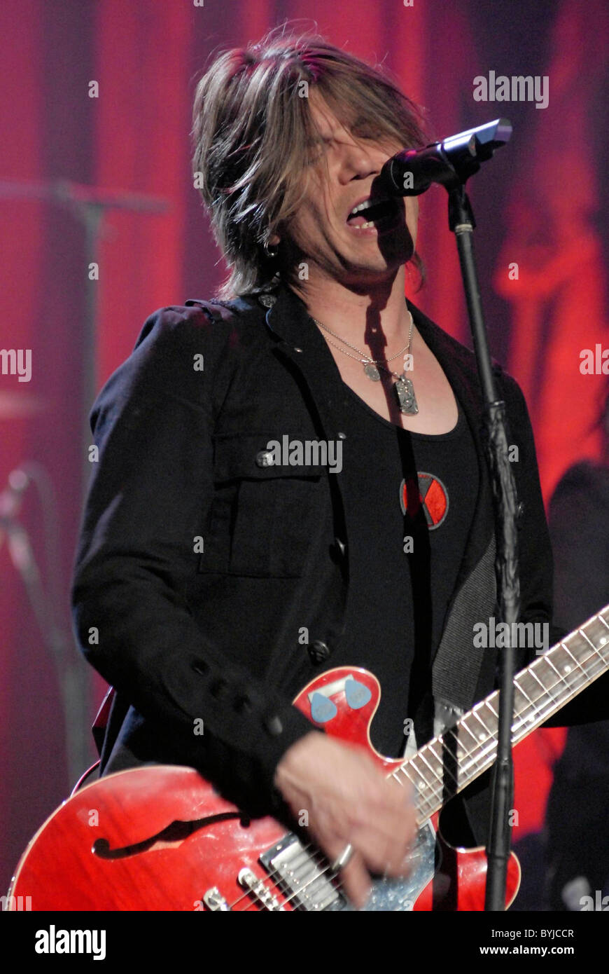 Johnny rzeznik of the goo goo dolls hi-res stock photography and images ...